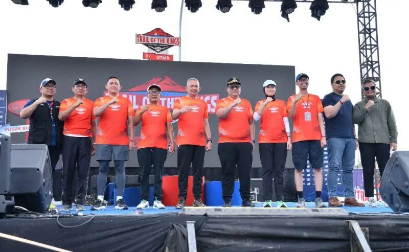 Juara TOTK 2026 Naik Podium, Bupati Samosir bersama Sekdaprovsu ...